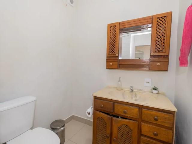 Casa à venda no Umuharama, Pelotas com 250 m², 3 quartos sendo 1 suíte, cozinha planejada e gar