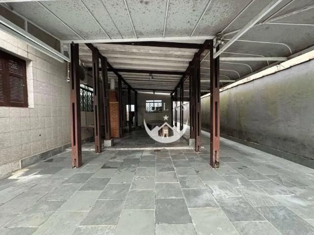 Casa à venda – 4 dormitórios | Gonzaga – Santos/SP
