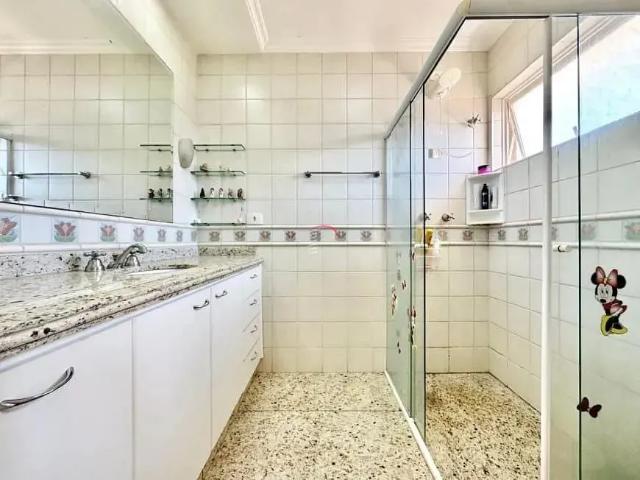 Casa à venda com 4 suítes, 4 vagas, 389m² Andrade, Londrina, PR