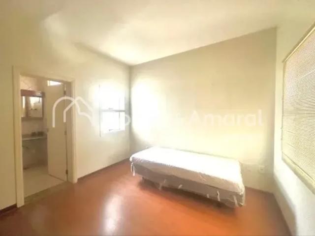 Casa à venda com 4 suítes, 392 m² no San Conrado