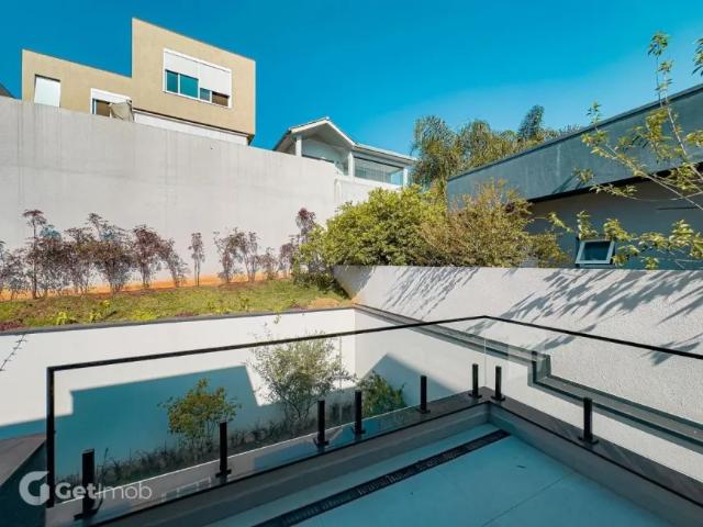 Casa em Condomínio à venda em Alphaville