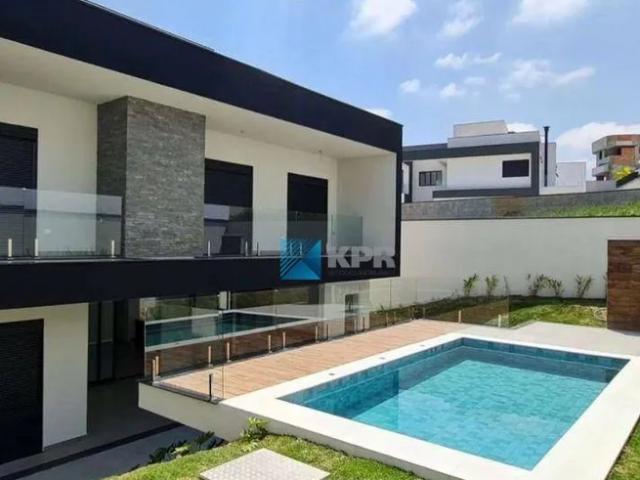 Casa à venda com 5 suítes, 363 m²