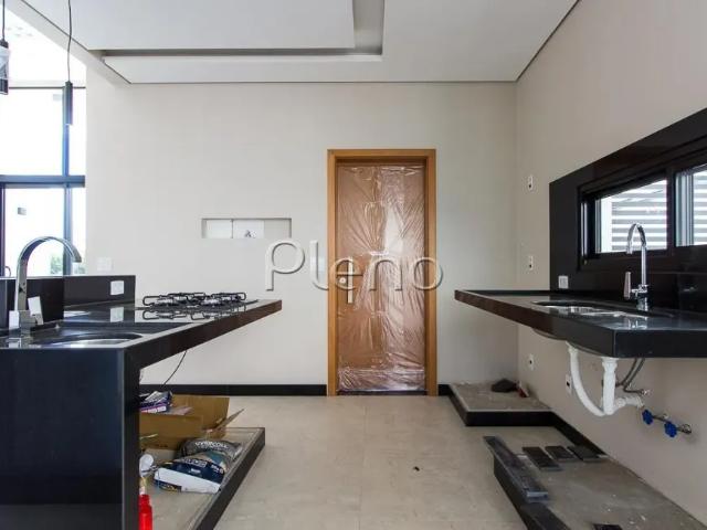 Casa à venda com 3 dormitórios no Swiss Park em Campinas
