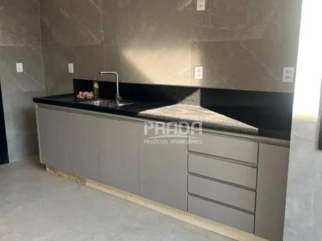 Casa à venda com 3 suítes e piscina Praça Alto Umuarama Uberlândia/MG