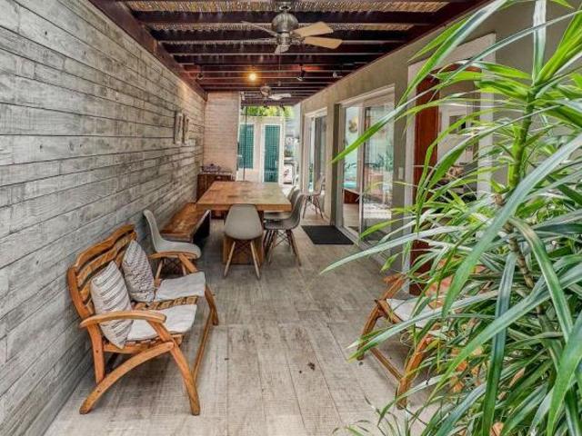Casa venda condomínio fechado 100 metros do mar praia ️ dê Juquehy