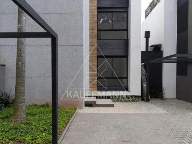 Casa de Condomínio à Venda Jardim Guedala 3 Quartos 2 Suítes 3 Vagas 360,00m² A.C