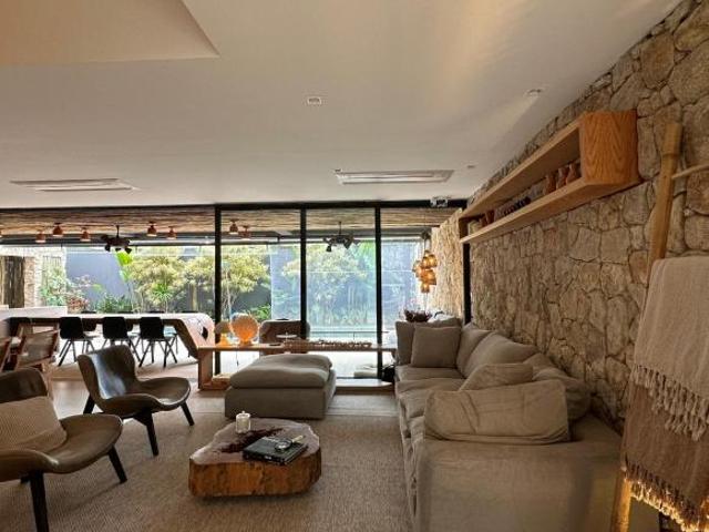 Casa venda condomínio pé na areia
