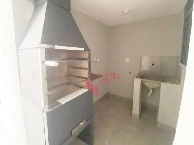 Casa à Venda de 03 Quartos sendo 01 Suíte no Bairro Vila Tibério em Ribeirão Preto com Cozinha integ