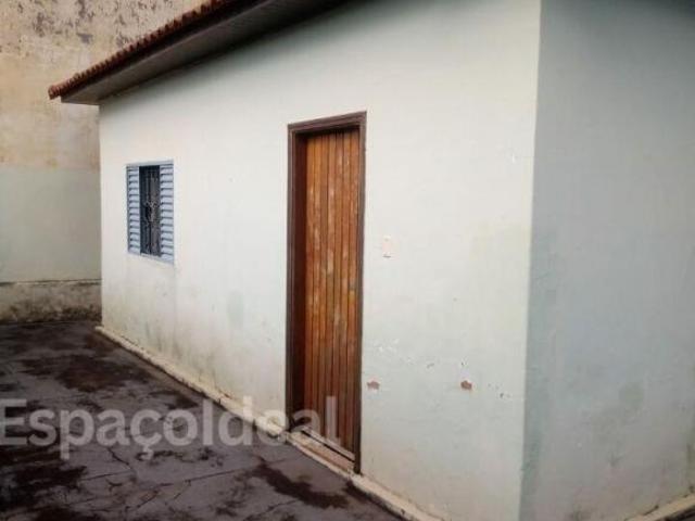 CASA VENDA DE 3 DORMITÓRIOS EM PONTO ESTRATÉGICO PARA CLÍNICAS, COMÉRCIOS E SERVIÇOS