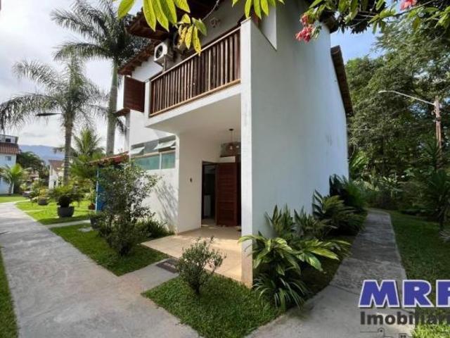 Casa venda dentro de condomínio com 3 dormitórios a 600 metros da Praia da Maranduba