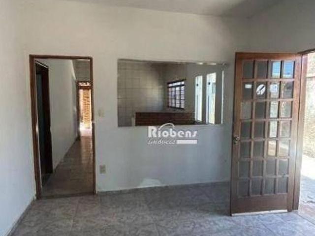 CASA VENDA E OU TROCA POR APTO
