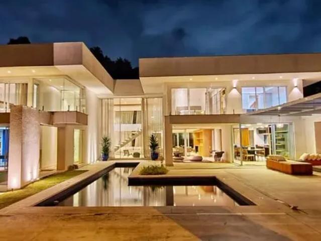 Casa à venda e para alugar em Barueri, Alphaville Empresarial, com 5 suítes, com 1200 m², Tamboré Um