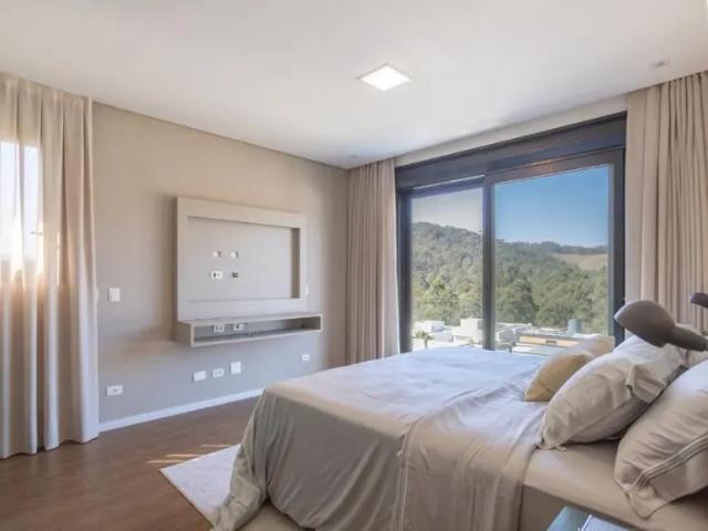 Casa à venda e para alugar em Santana de Parnaíba, Tamboré, com 3 suítes, com 365 m², Tamboré Onze