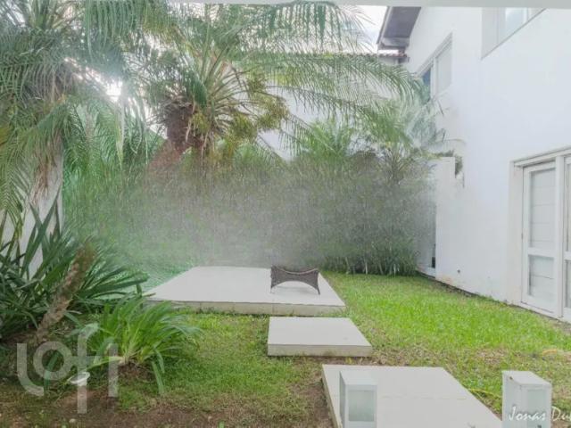 Casa à venda em Marechal Rondon com 394 m², 2 quartos, 5 vagas