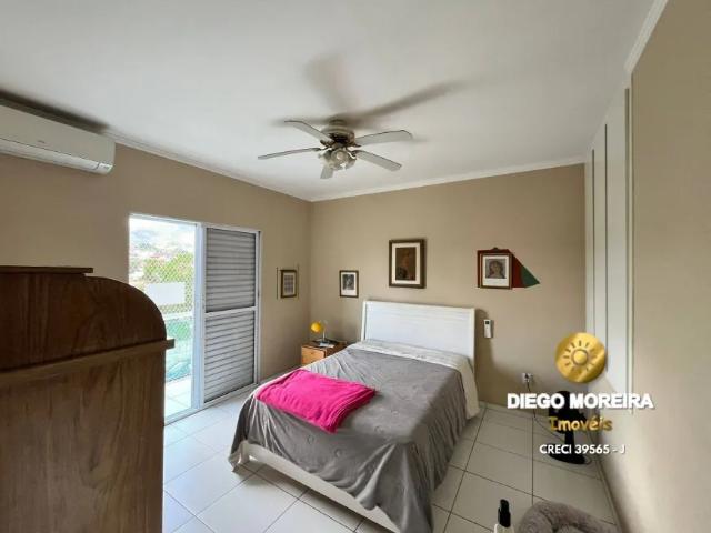 Casa à venda em Atibaia com 3 dormitórios