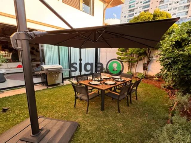 Casa á Venda em Campo Belo 3 quartos. 192m², 2 vagas