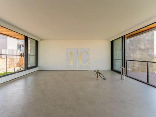 Casa venda em Condomínio fechado no Campo Comprido · 192m² · 3 Quartos · 4 Vagas