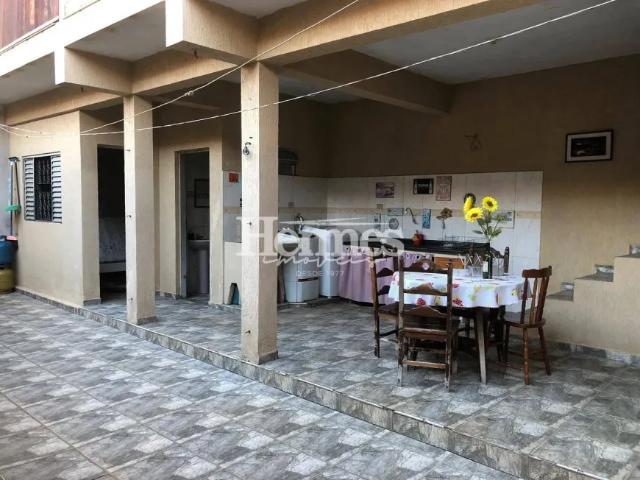 Casa à venda em Jardim Amélia, Paulínia, SP Conforto, Praticidade e Ampla Área Externa com Edícul