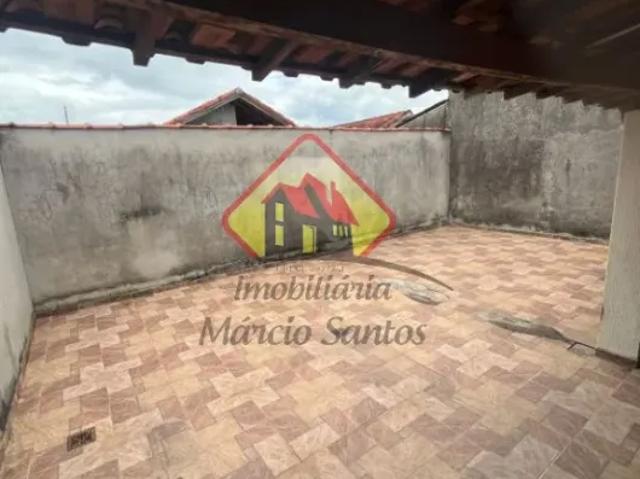 Casa à Venda em Taubaté 2 quartos, Garagem Coberta e Quintal!