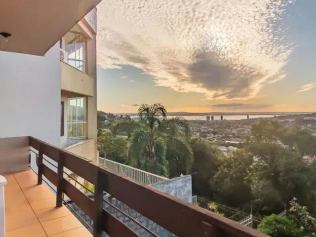 Casa à venda em Teresópolis com 235 m², 3 quartos, 1 suíte, 2 vagas