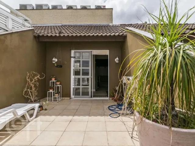 Casa à venda em Vila Jardim com 284 m², 3 quartos, 1 suíte, 3 vagas