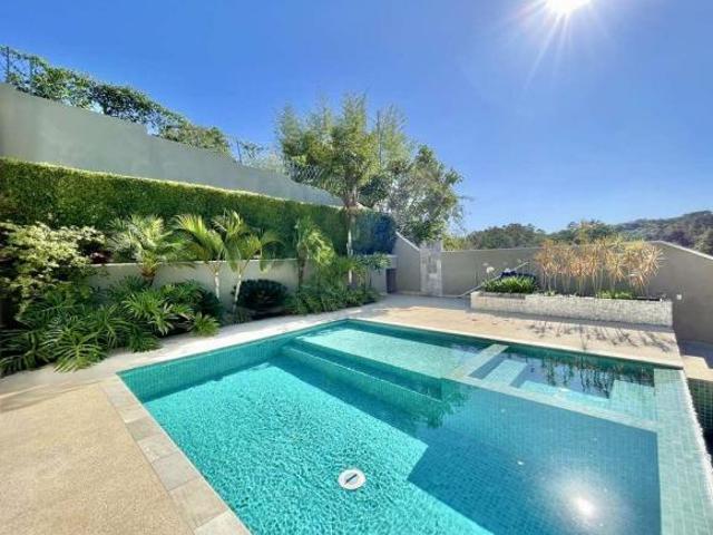 Casa venda Granja Viana 3 quartos 1 suíte fotovoltaica piscina aquecida LINDA!