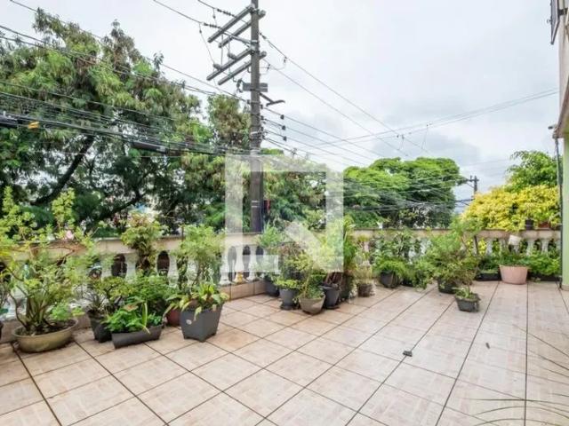 Casa à Venda Jardim das Flores, 5 Quartos, 310 m2