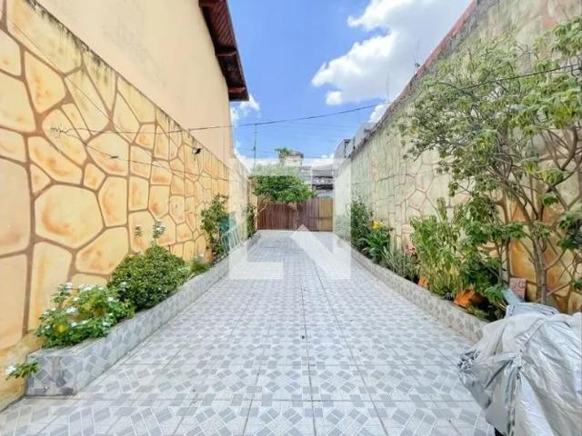 Casa à Venda Jardim Roberto, 4 Quartos, 250 m2