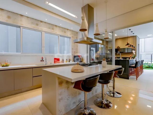 Casa à venda por R$8.990.000,00 em Alphaville, Santana de Parnaíba, SP