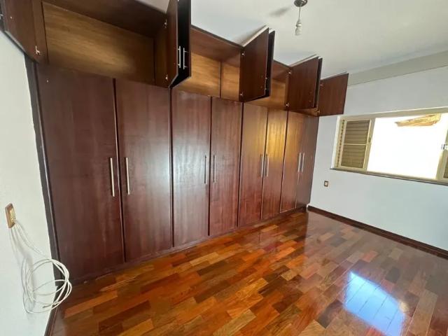 Casa à venda 192 m² 3 quartos 2 Banheiros 2 vagas de garagem Vila Santa Cruz Franca SP