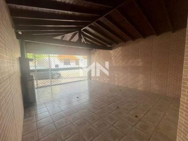 Casa à venda em Itu/SP Vila Fragnani com 2 suítes, 2 salas e churrasqueira | Aceita financiamento