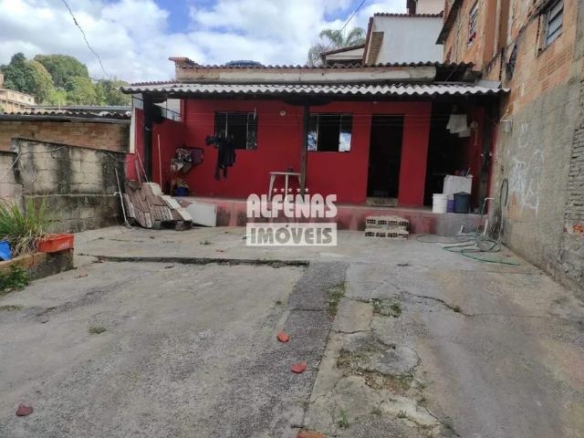 Casa à venda 2 quartos no Bairro Santa Maria