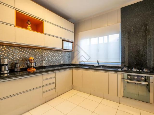 Casa á venda 3 suítes no Condomínio Campos do Conde 1 em Paulínia/SP