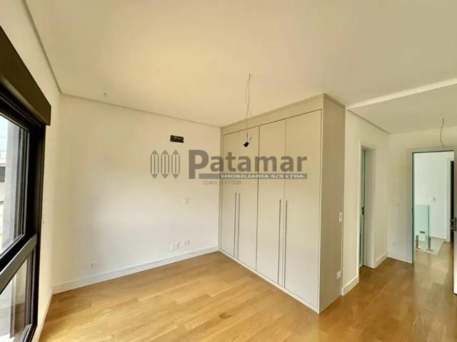 Casa à venda 4 quartos 4 suítes na Granja Viana