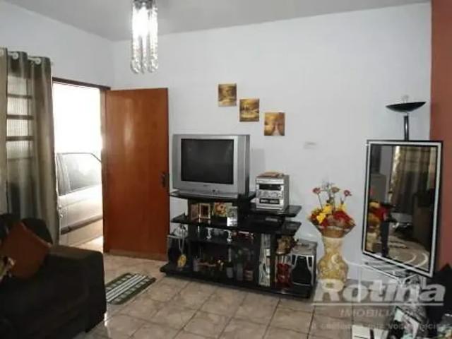 Casa à venda, 5 quartos, Martins Uberlândia/MG Rotina Imobiliária