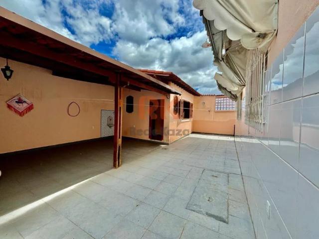 Casa à venda, 6 quartos, 3 suítes, 4 vagas, Planalto Belo Horizonte/MG