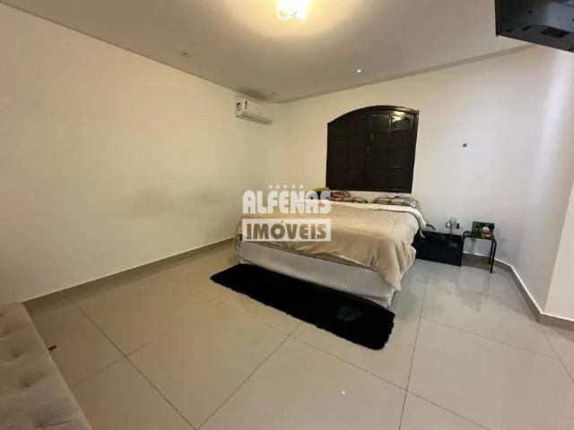 Casa à venda 6 quartos no Bairro ALVORADA