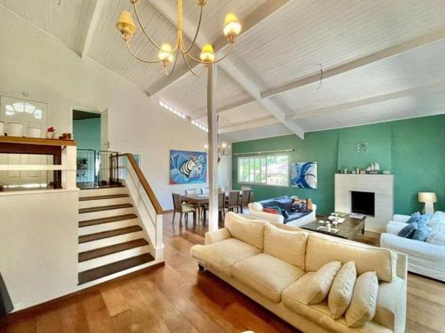 Casa Vende Granja Viana 283m² 4 quartos, 2 suítes, lazer completo, LINDA !
