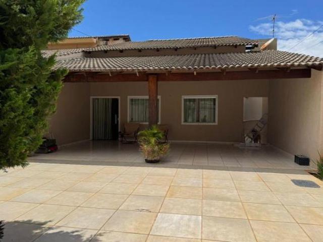 Casa Vicente Pires rua 12, 3 quartos suíte, piscina, condomínio