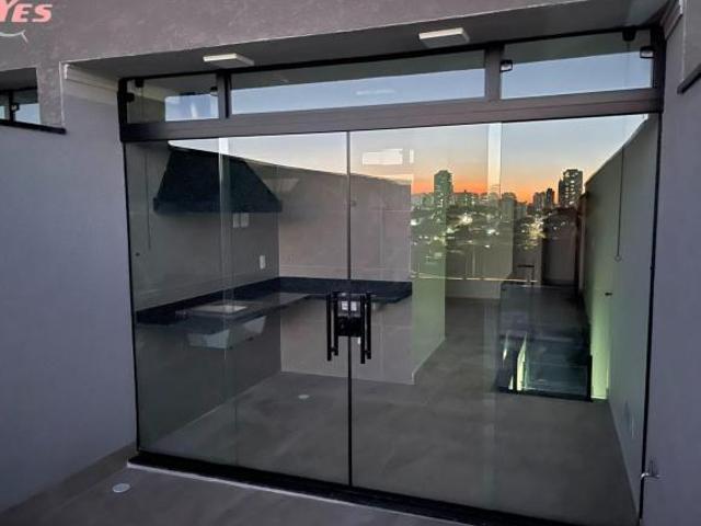 Imperdível: SOBRADO COM TERRAÇO GOURMET | 3 DORMS | 2 SUÍTES | 2 VGs | 178 m²