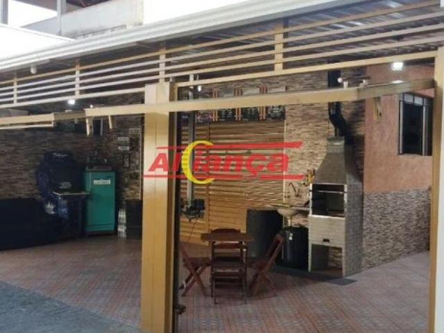 CASA VILA FATIMA COM SALÃO COMERCIAL
