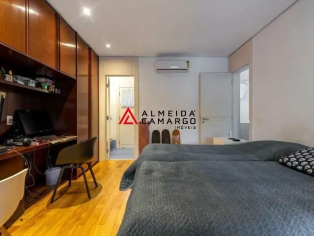 Casa Vila Nova Conceição 819m² 4 Suítes, 8 Banheiros, 6 Vagas