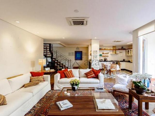 Casa Vila Nova Conceição 3 Dormitórios 265m²