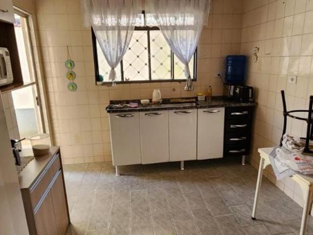 Casa / Vila Tesouro / 02 Dormitórios / 150m² / São José dos Campos