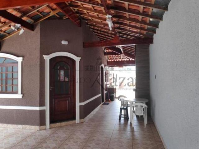 Casa Villa Branca 3 Dormitórios 130m²