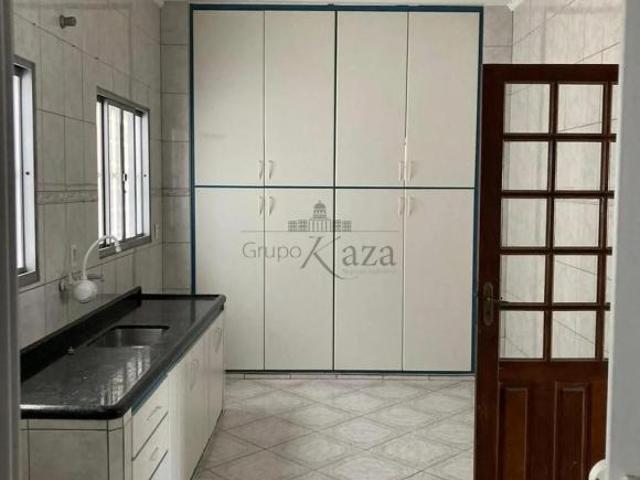 Casa Villa Branca Jacareí 3 Dormitórios 150m²