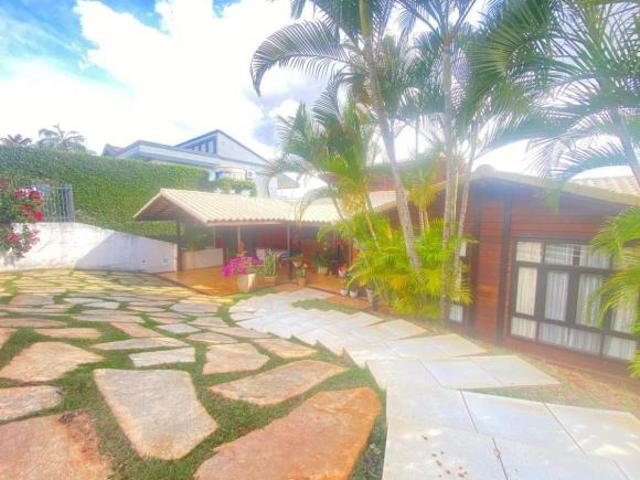 CASA VILLE DE MONTAGNE VISTA MARAVILHOSA ÓTIMA LOCALIZAÇÃO