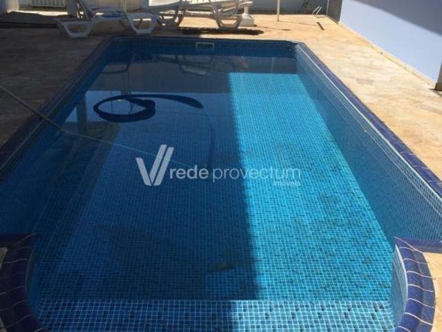 Casa Vinhedo loca ou vende