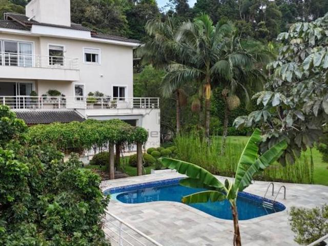 Casa Vista para o parque estadual da Cantareira 2 lotes com área construída d
