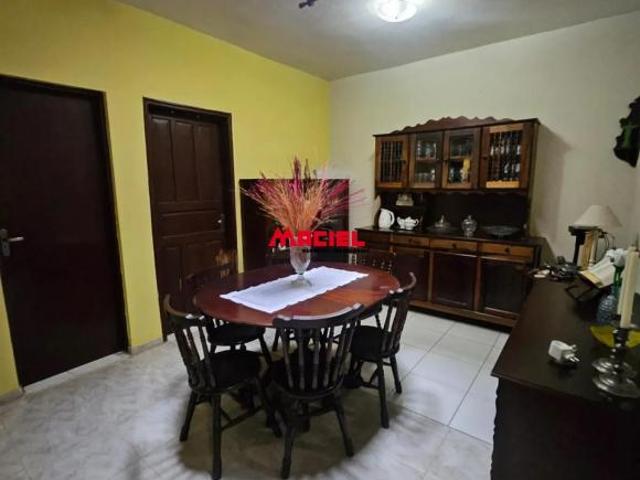 Casa zona Leste com 3 dormitorios, proximo ao supermercado MAX da Vila Tatetuba